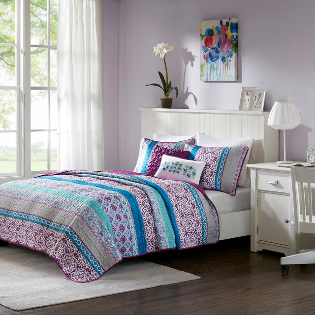 Intelligent Design Joni Reversible Quilt Set With Throw Pillows, Purple ...