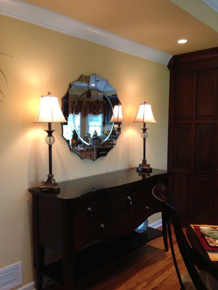 How to decorate a sideboard