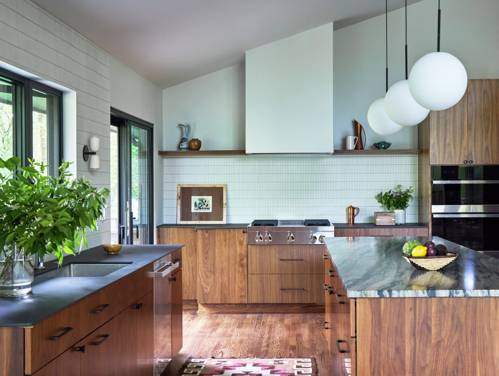 A Mid-Century Home on The Preserve - Midcentury - Kitchen - Chicago ...