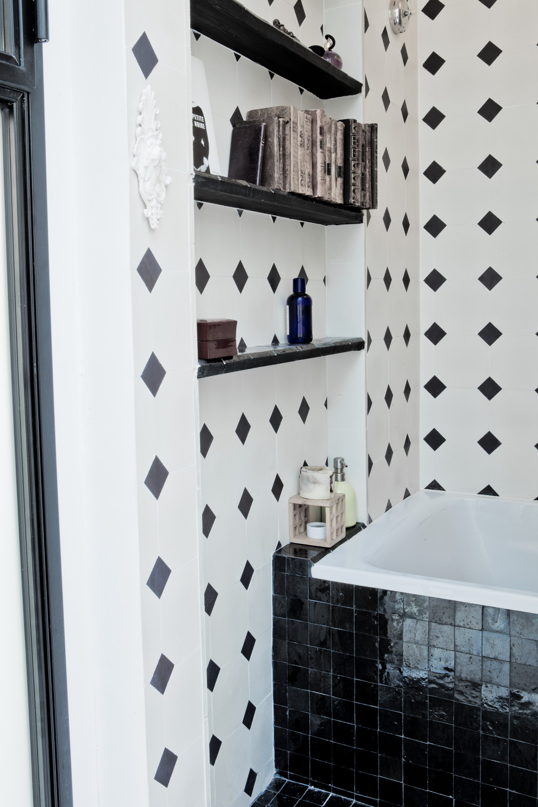 French Houzz: An Artist's Studio is Redesigned With Living in Mind ...