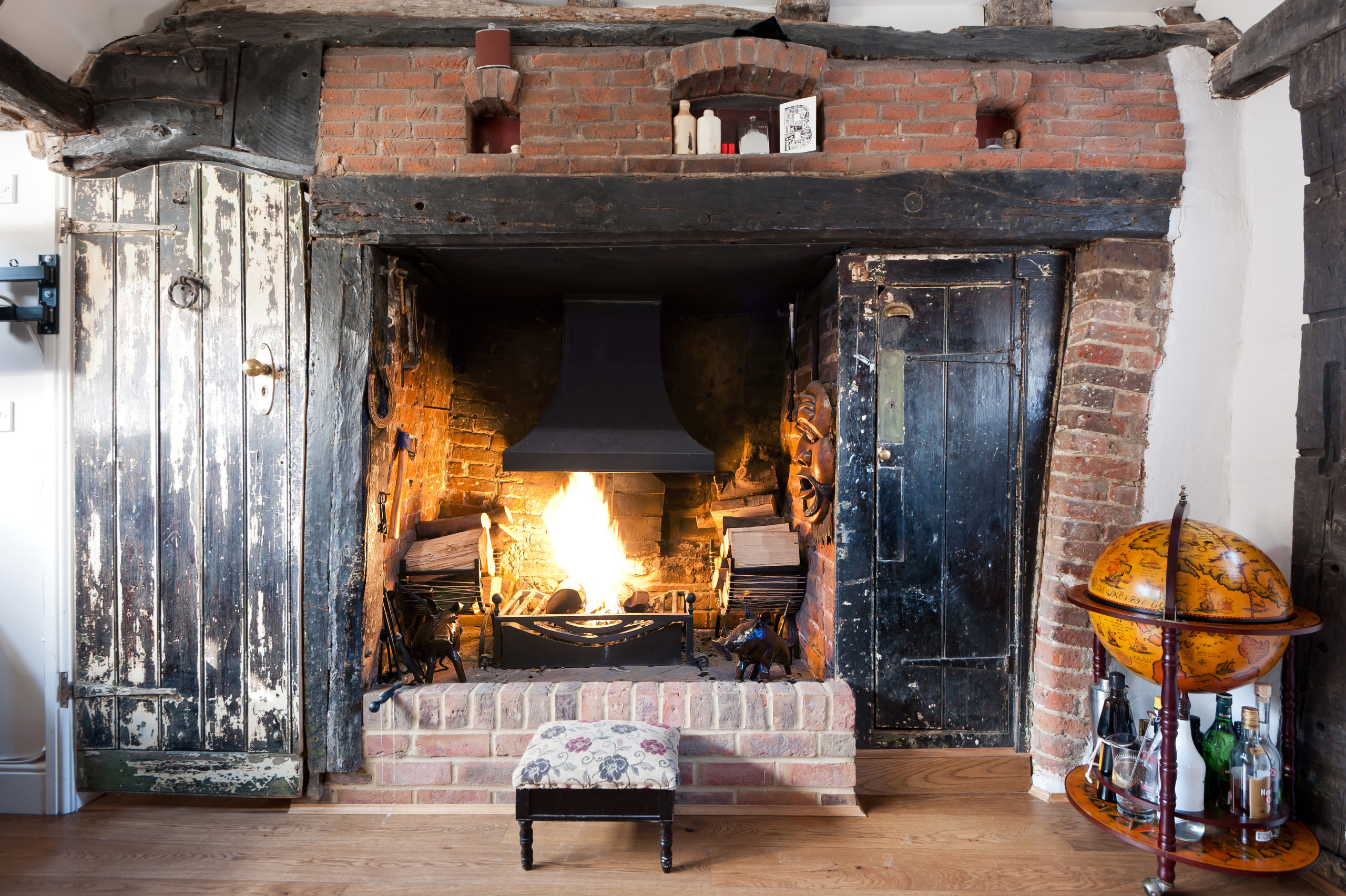 Rustic Cottage Fireplace Justin Trails Resort: Country Hotel Lodging
