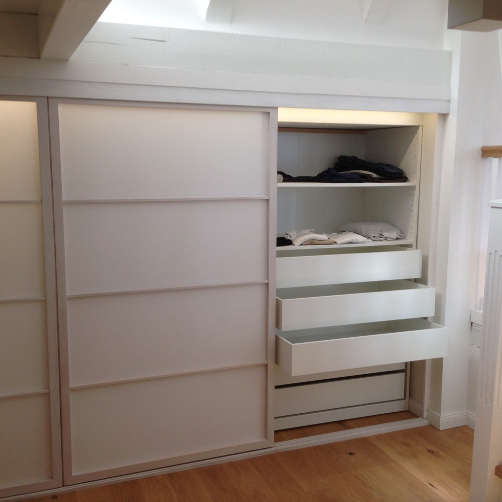 Begehbarer Shoji-Kleiderschrank in Fachwerk - Walk-in shoji screen ...