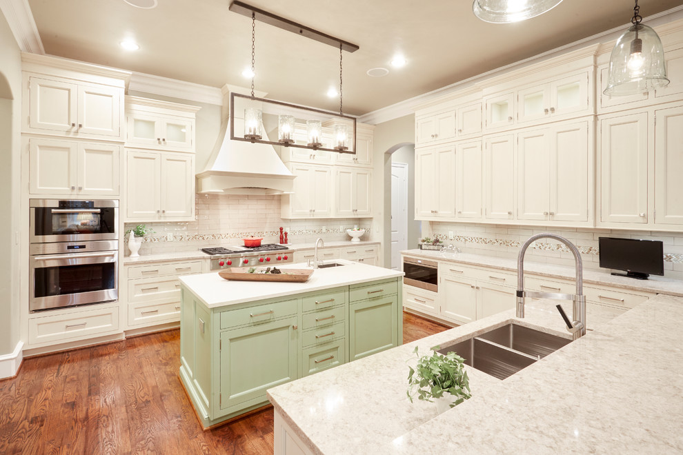 White Modern Farmhouse - Kitchen - Dallas - by The Kitchen Source | Houzz