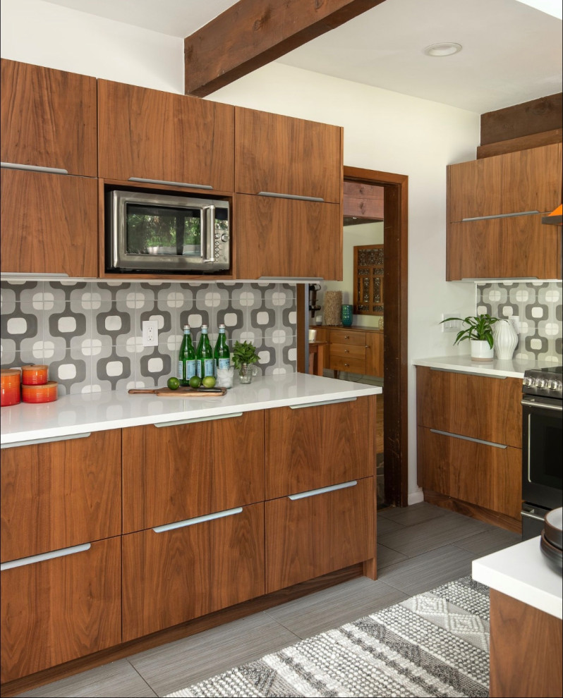 Kitchen of the Week: Preserving a 1970 Home’s Modern Flavor