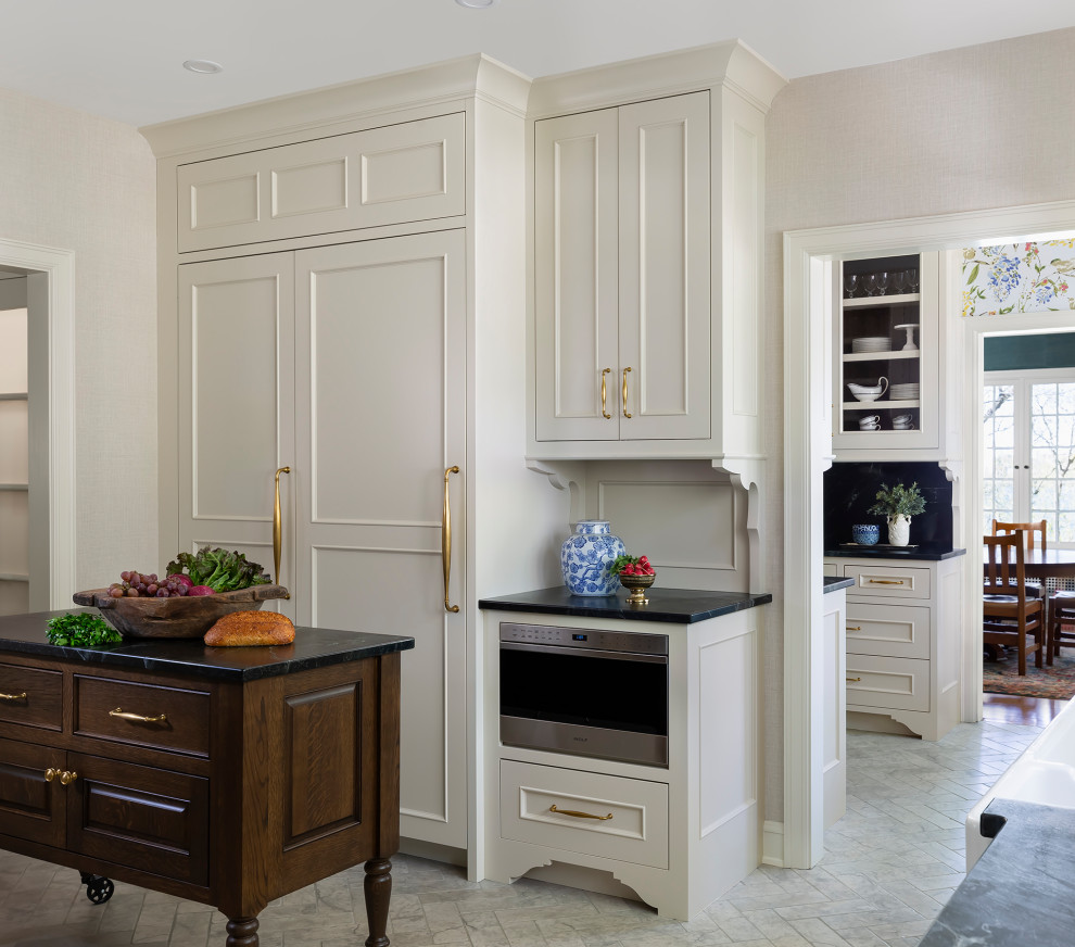 PARKWAY KITCHEN - Traditional - Kitchen - Minneapolis - by Kate Roos ...