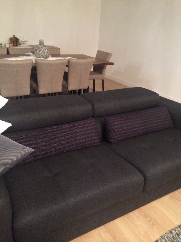 Cusion colors for dark grey sofa