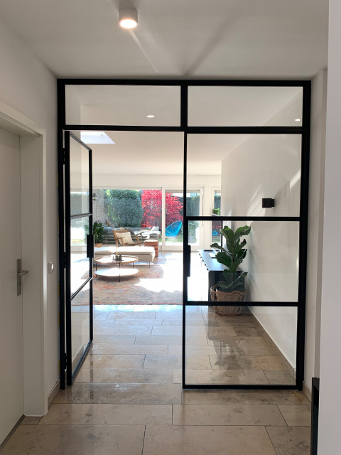 Lichtdurchflutete Eleganz: Zweiflüglige und einflüglige Lofttüren mit ...