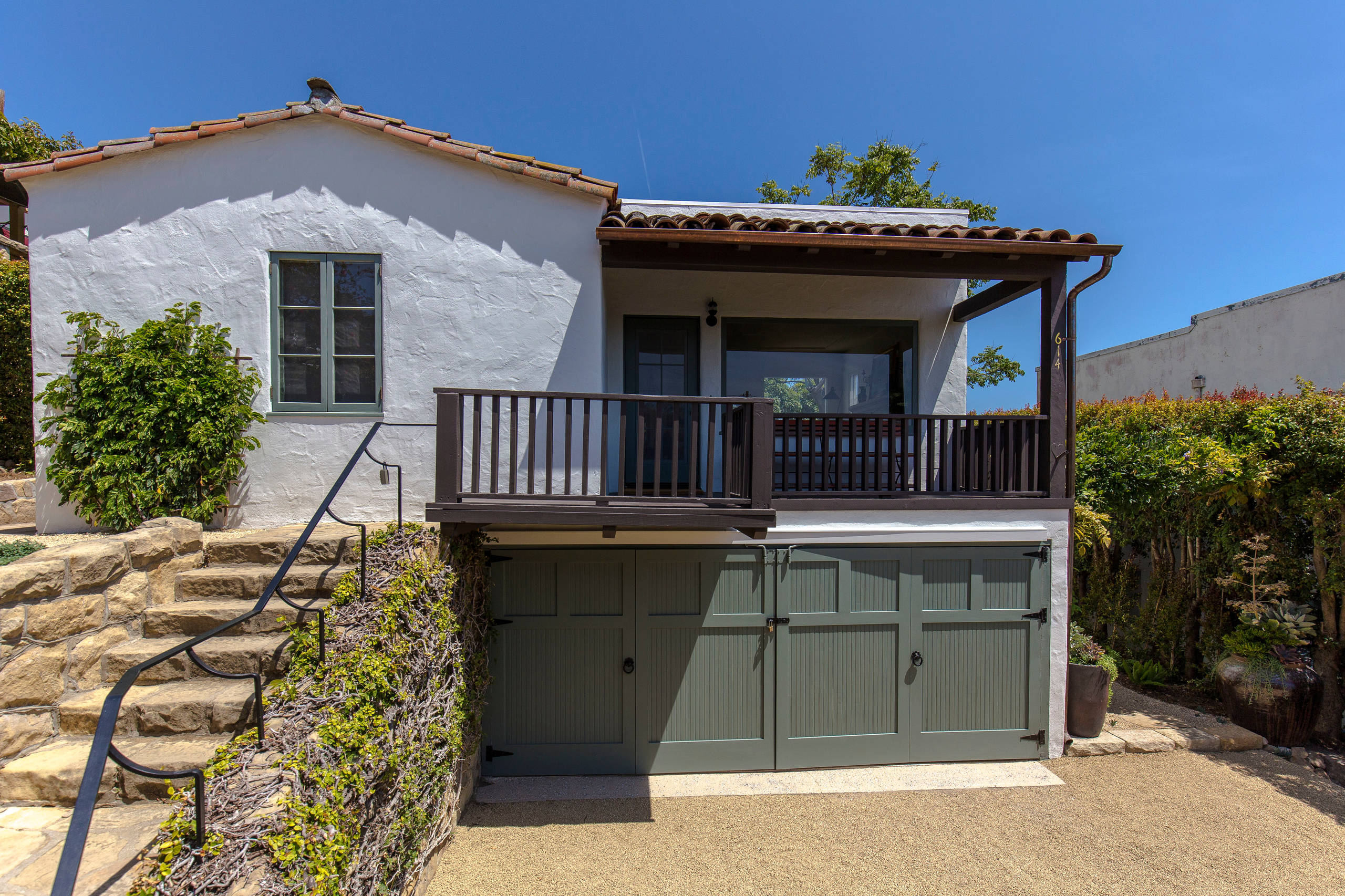 Houzz Tour: Beauty Restored to a 1930s Spanish Colonial Revival Home