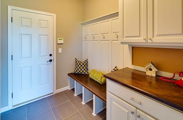 Custom Lockers and Drop Zones - Minneapolis - par Lakeside Cabinets and ...