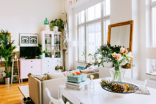 My Houzz: Treasured Pieces Add Character to a Light, Open-plan Flat ...