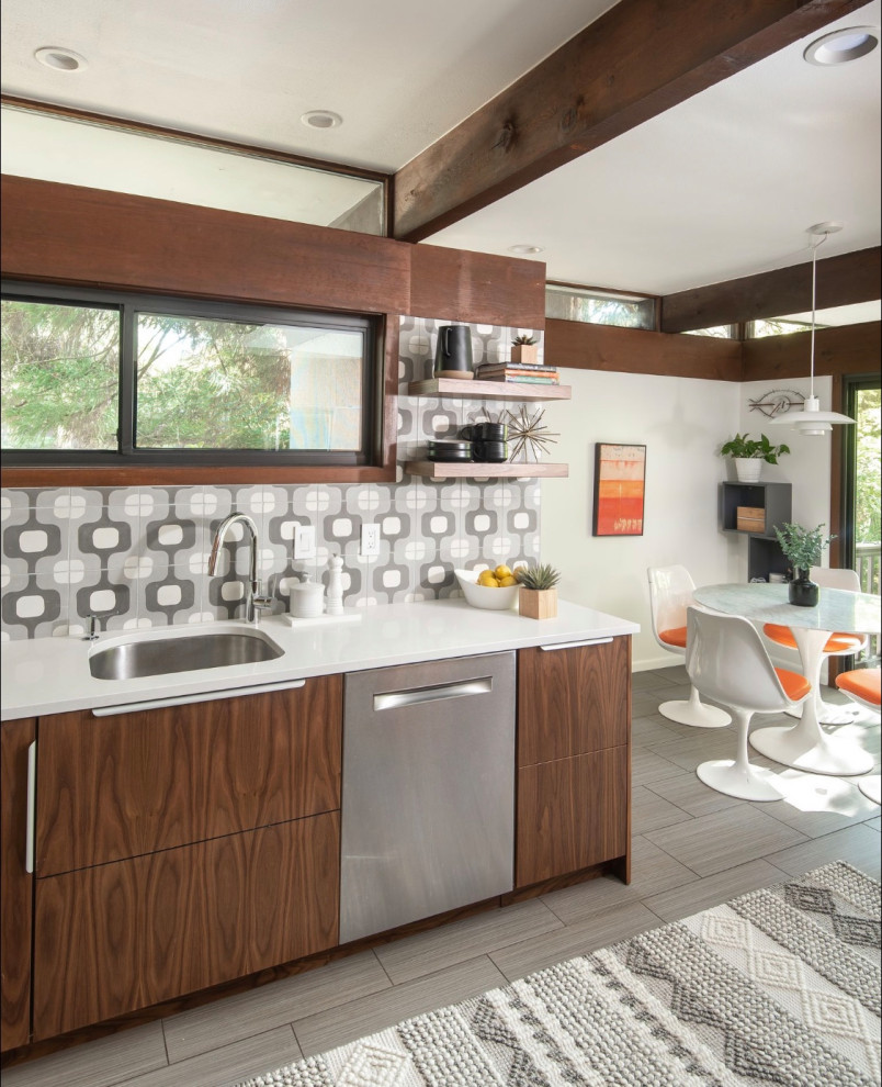 Kitchen of the Week: Preserving a 1970 Home’s Modern Flavor