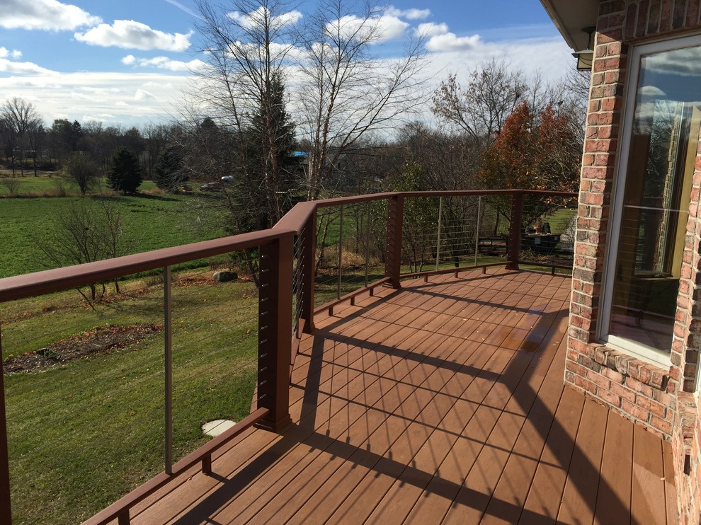 Oconomowoc Radius Timbertech deck with Azek cable railing system ...