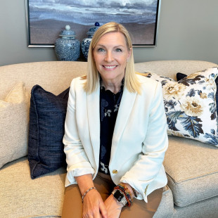 Sally Guzik's Instagram, Twitter & Facebook on IDCrawl