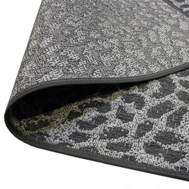 Vumbura Plains Area Rug, Indoor/Outdoor Accent Carpet, Round 12 ...