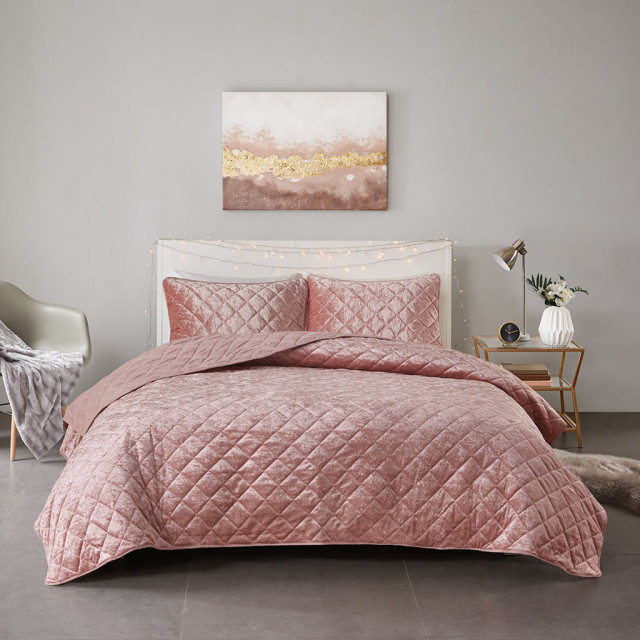 Intelligent Design Felicia Velvet Quilt Set, Blush - Contemporary ...