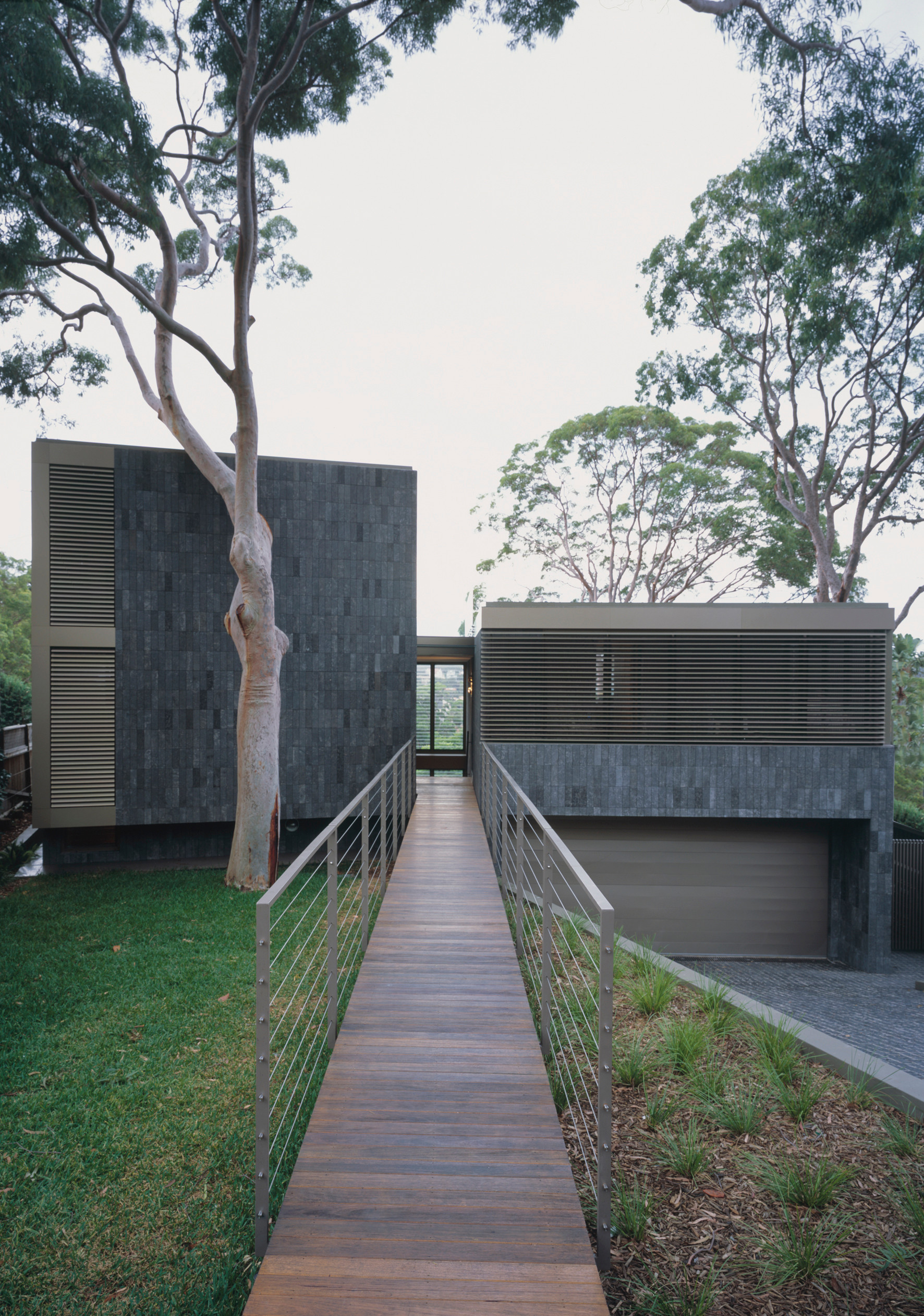 Architect's Toolbox: Bridges That Unite Home and Land