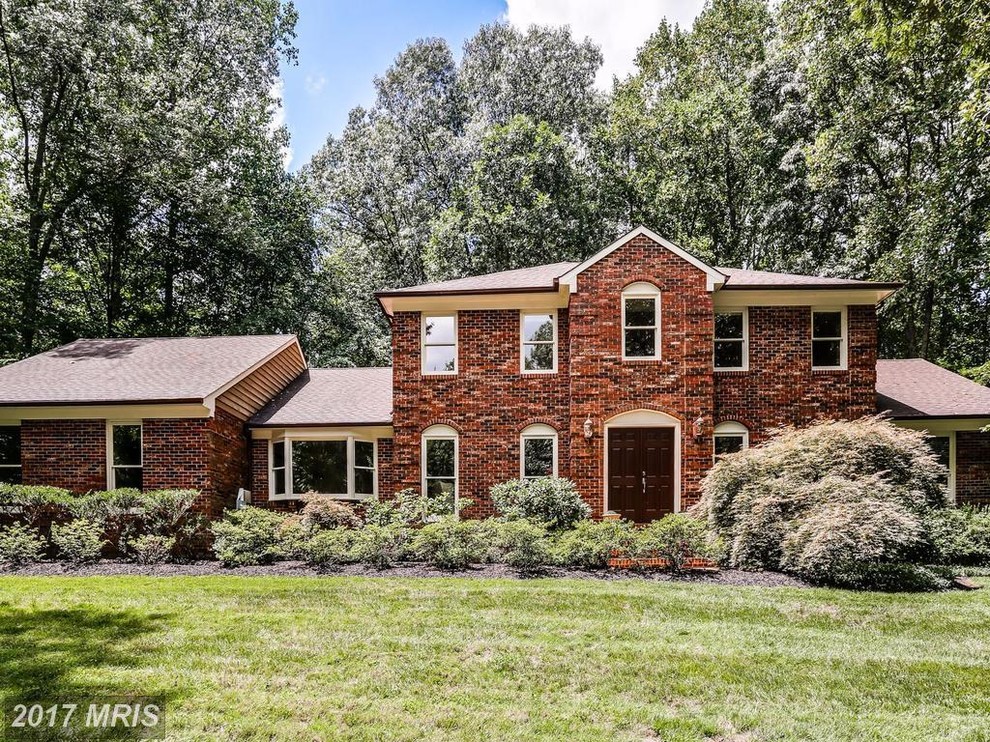 Advice Needed: Paint brick colonial without shutters?