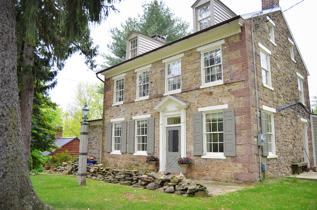Houzz Tour: Historic Fieldstone Home in Pennsylvania