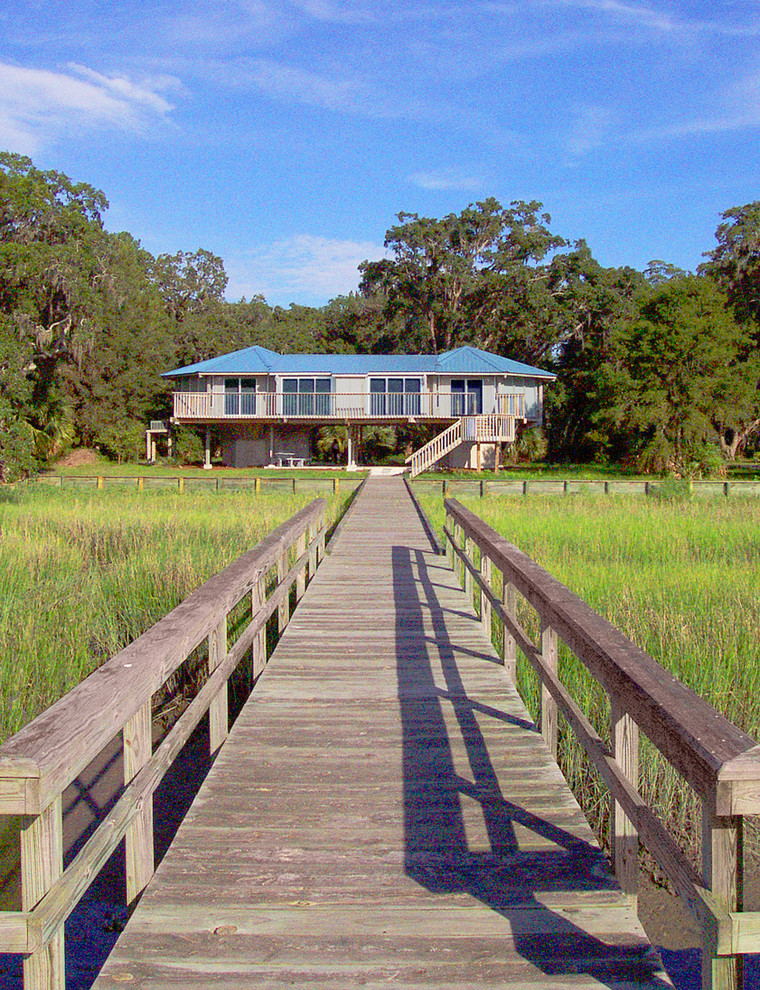 More Elevated Hurricane-Resistant Homes on Pilings (Stilts) - Otras ...