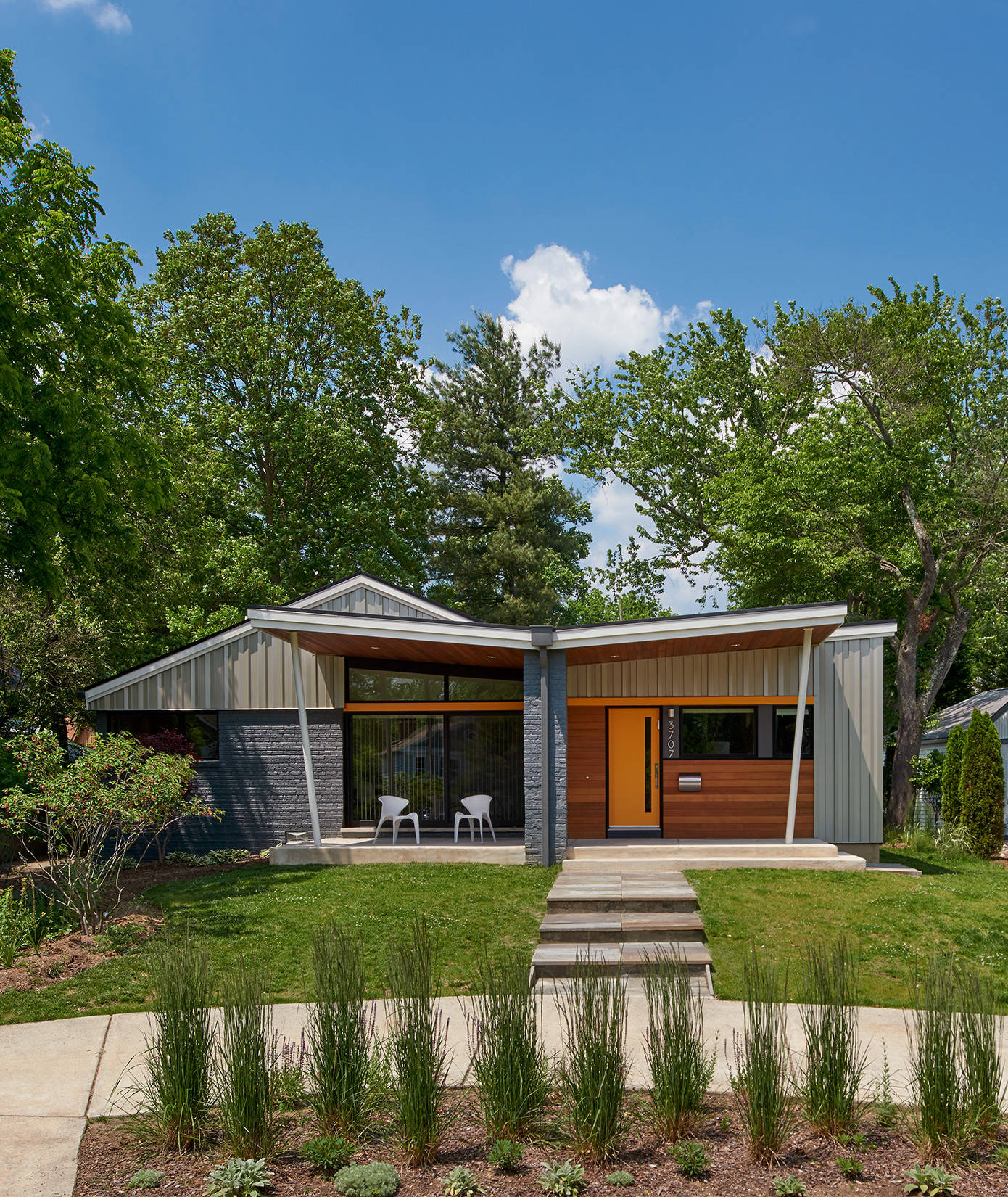 Adding More of a Good Thing to a Midcentury Modern Home