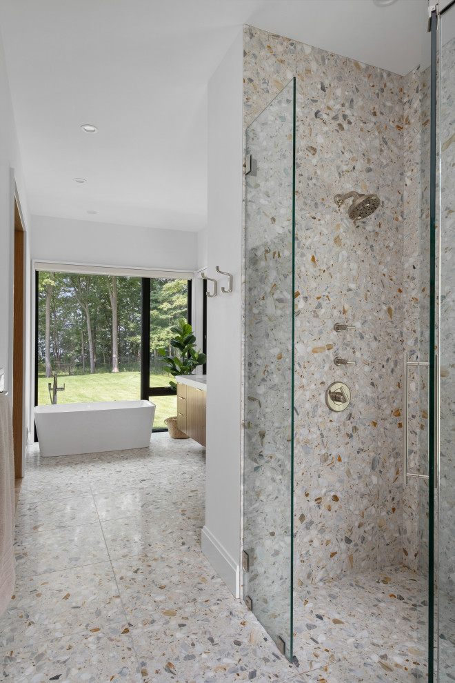 Contemporary Glass House - Bathroom - Grand Rapids - by Insignia Homes | Houzz
