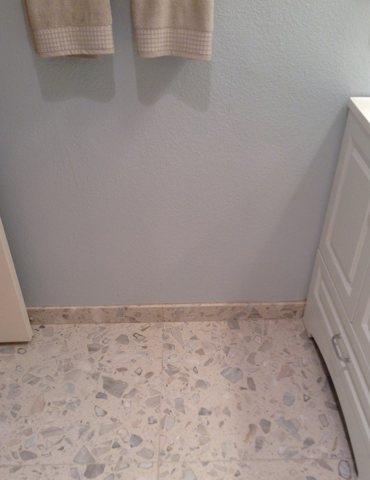 Dunn Edwards light blue-gray suggestion?