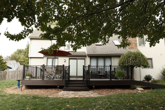 Balcony Deck - Ridge Premium Gunstock and A210 Steel Railing ...