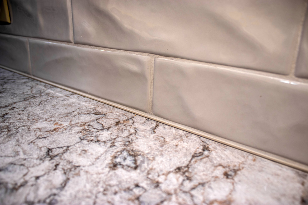 French Roast Kitchen Cabinetry with Eternia Quartz Countertop ...