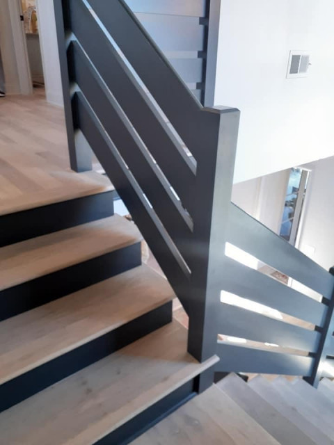 Remodeled Steps and Handrail - Moderno - Escalera - Ciudad de Kansas ...