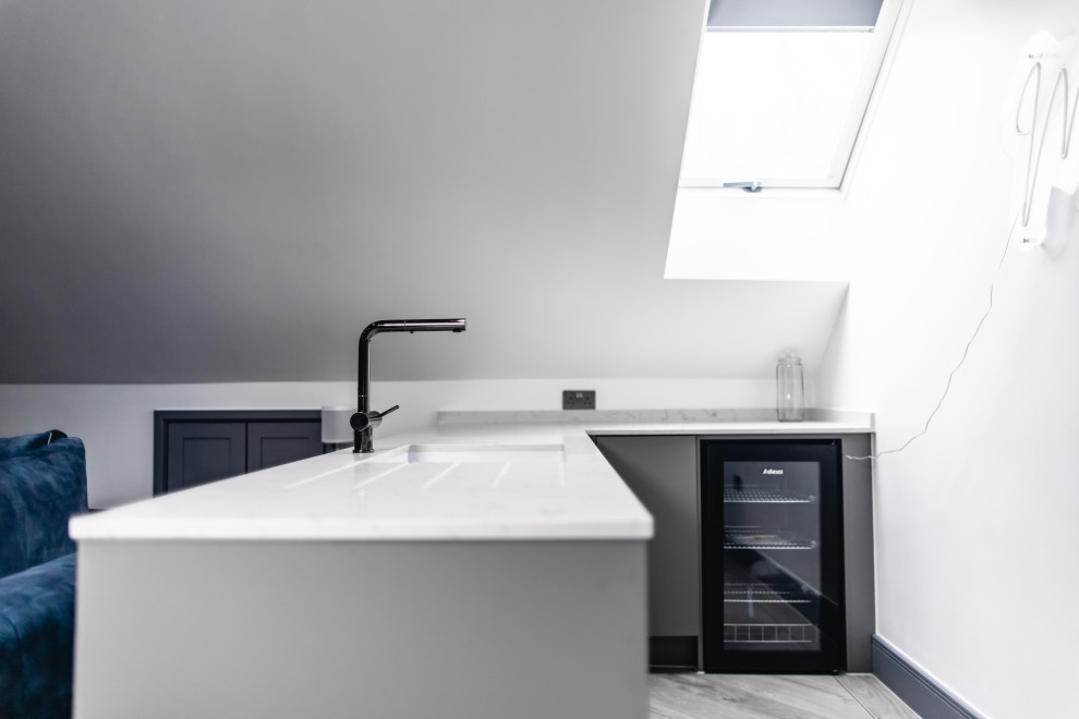 Minimalist Home Bar - Modern - Home Bar - Buckinghamshire - by Martin ...
