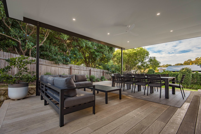 Bruce - Contemporary - Deck - Canberra - Queanbeyan - by Canberra Decks ...