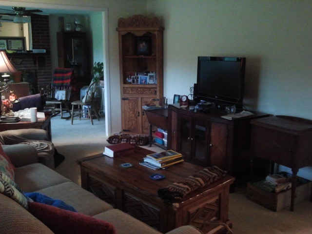 How to Visually Lift a Low Ceiling Without Renovating