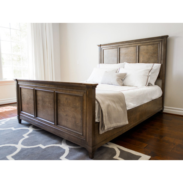 Traditional Rustic Queen Platform Bed With 3 Paneled Head & Foot ...