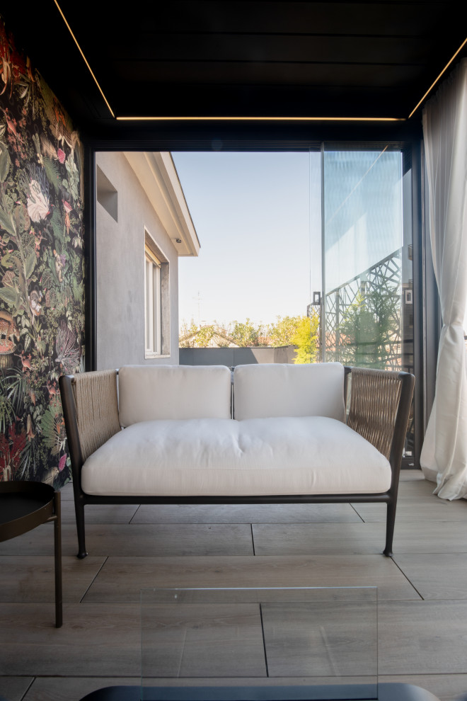 Arredamento Terrazzo esterno con Pergola vetrata - Traditional ...