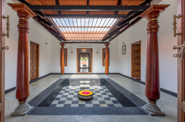 Tiruvallur Houzz: A Century-Old Home Becomes a Trad Pied-à-Terre