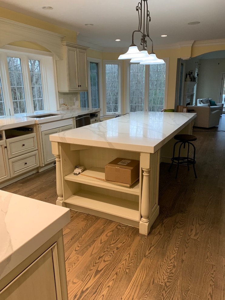 Calacatta Luccia Quartz 2 1/2 inches mitered edge - Contemporary ...