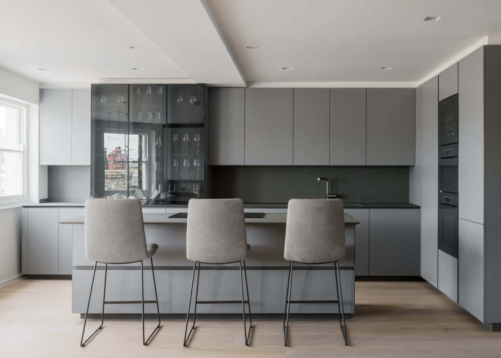 Complete Renovation with a High End, Minimalist Style - Modern ...