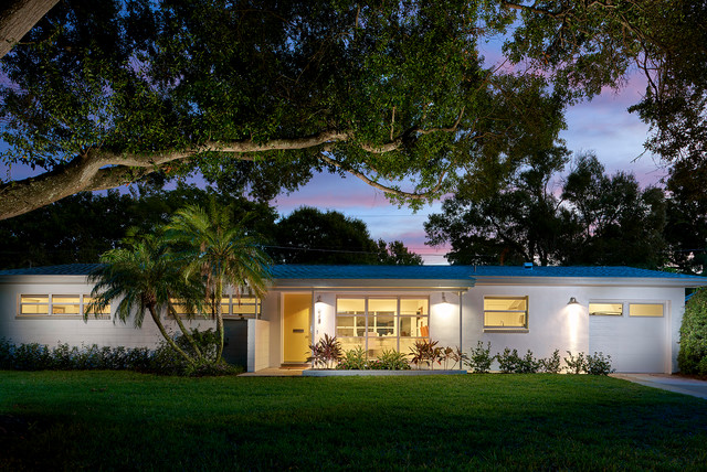 Houzz Tour: Renewed Florida Ranch Pays Homage to Midcentury Roots