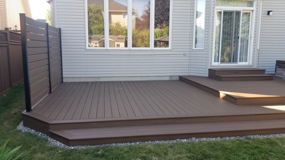 TimberTech Composite Deck - Dark Roast with Privacy Screen - Modern ...