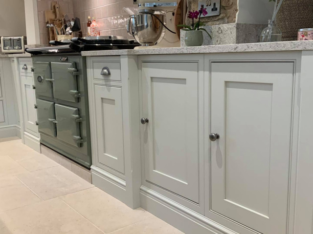 Inframe detailing with pilasters - Traditional - Kitchen - by Lima ...