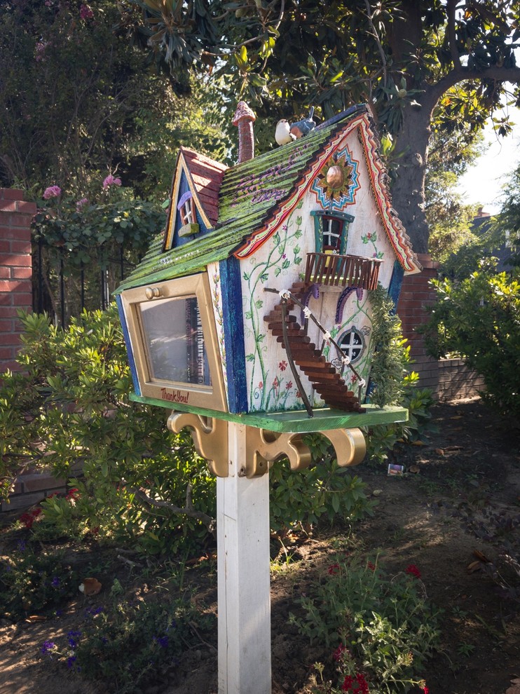 Book It: Bring a Mini Library to Your Front Yard