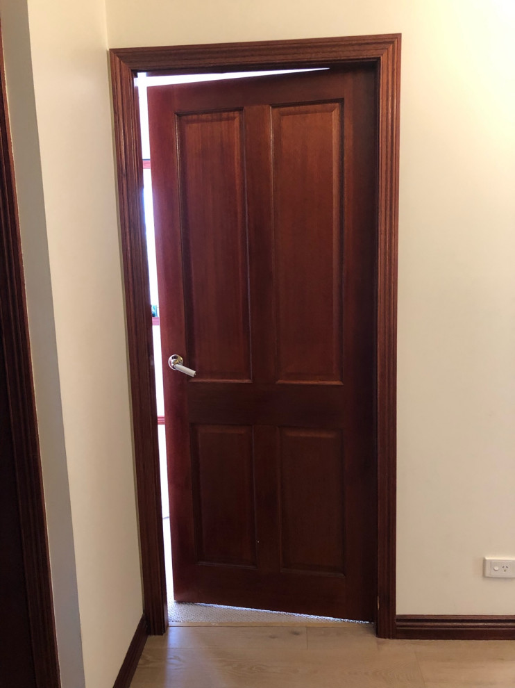 Cherry wood doors with white skirting and frame? | Houzz AU