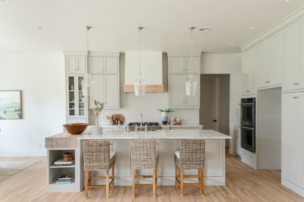 Mackinac 2 - Kitchen - Oklahoma City - by Southern Oak Custom Homes | Houzz