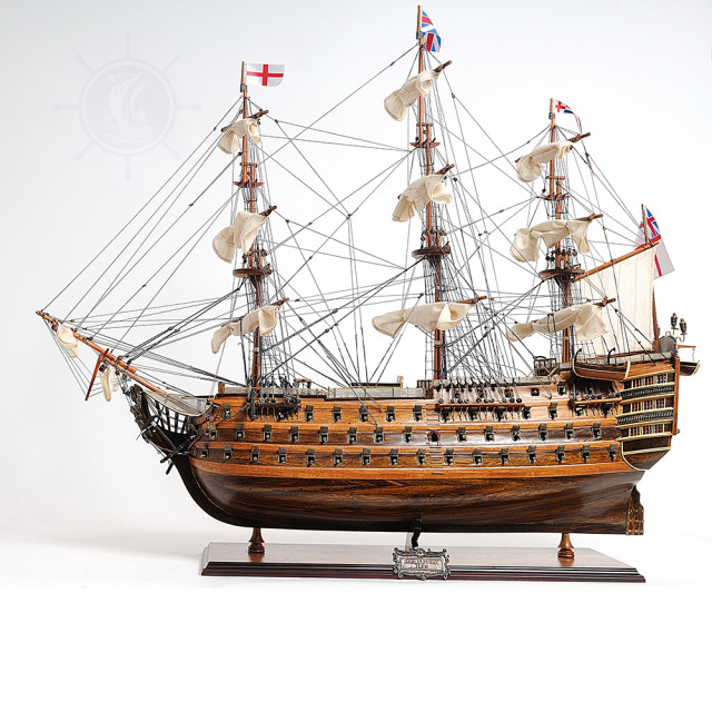 Hms Victory Midsize With Display Case Front Open - Beach Style ...