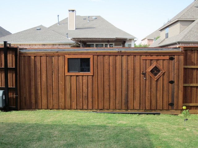 Wood Shed - Dallas - by Texas Best Fence & Patio | Houzz UK