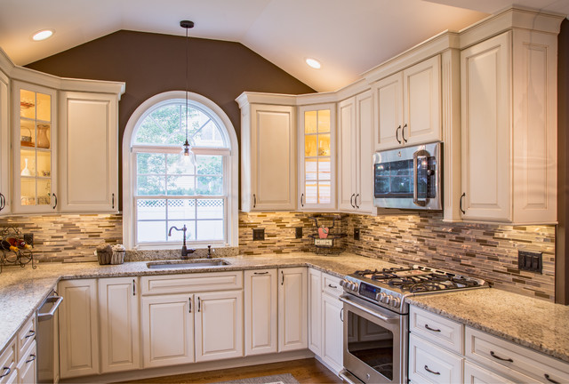 Traditional Morel on Brookhill - Traditional - Kitchen - New York - by ...