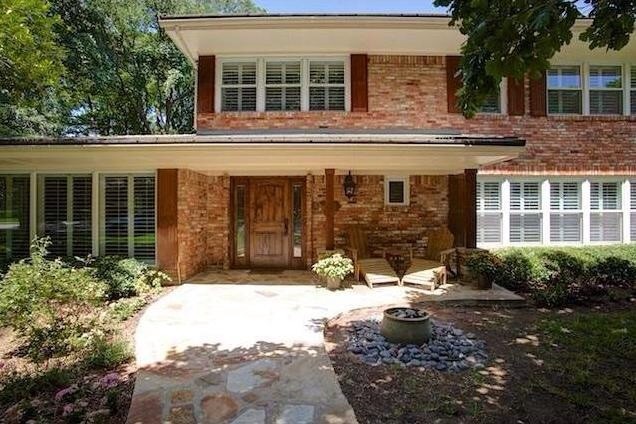 Natural brick exterior
