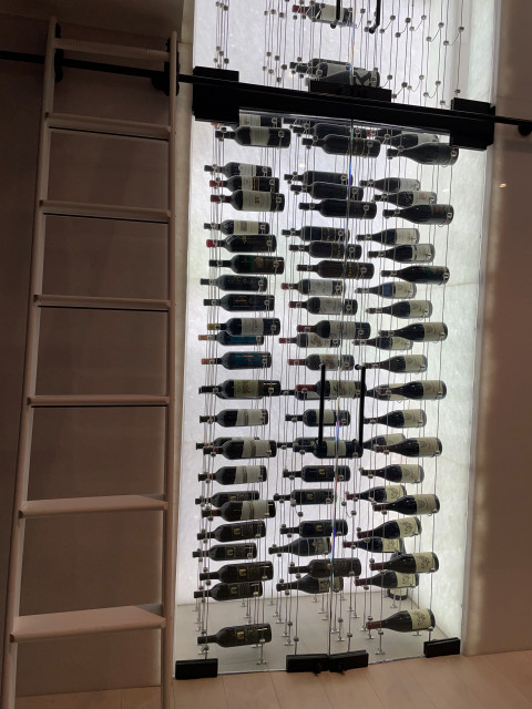 Frameless Glass Doors To Let the Modern Wine Cellar Lighting Pass ...