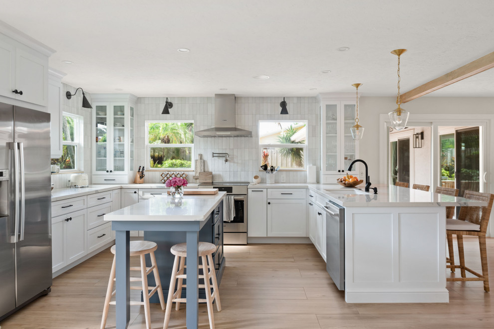 California Coastal - Beach Style - Kitchen - Tampa - by Lindross ...
