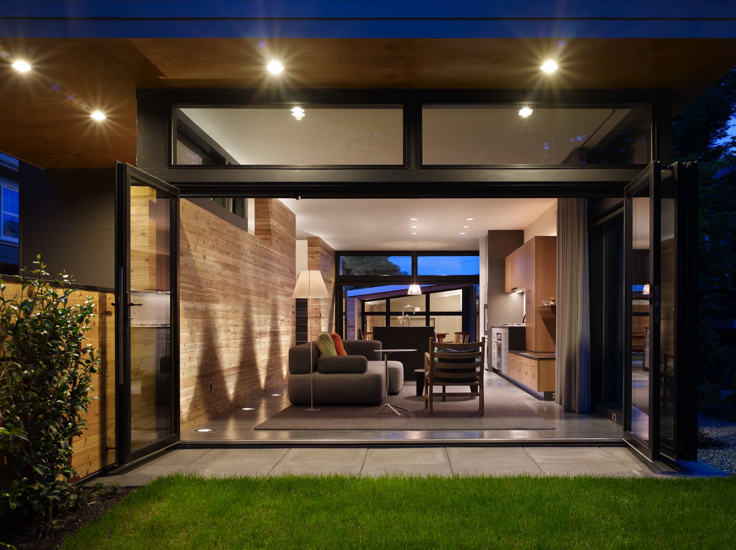Revive the Spirit of Midcentury Modern Design in a New Home